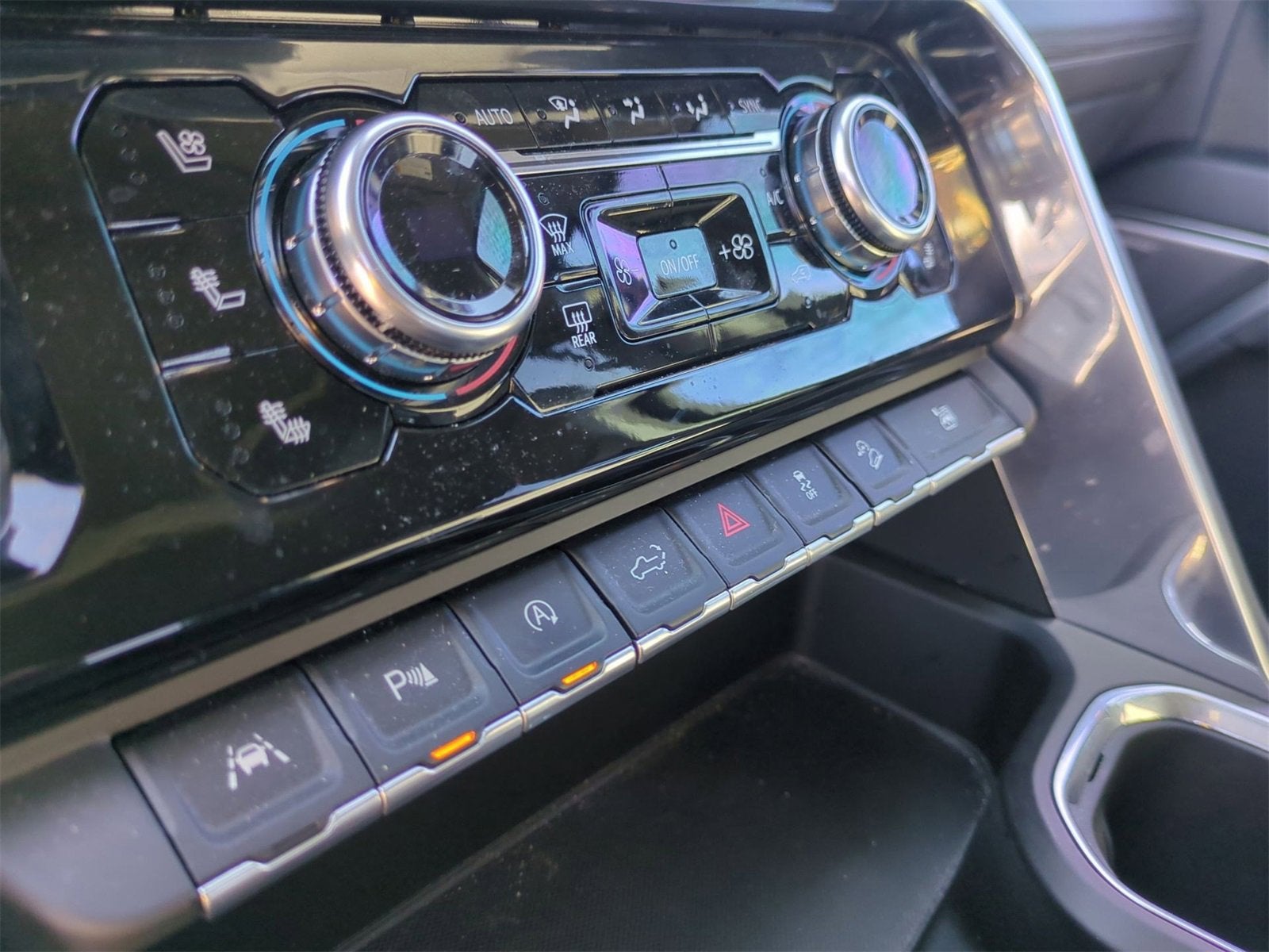 2023 GMC Sierra 1500 Denali Darlington SC | King Cadillac 3GTUUGED6PG182528